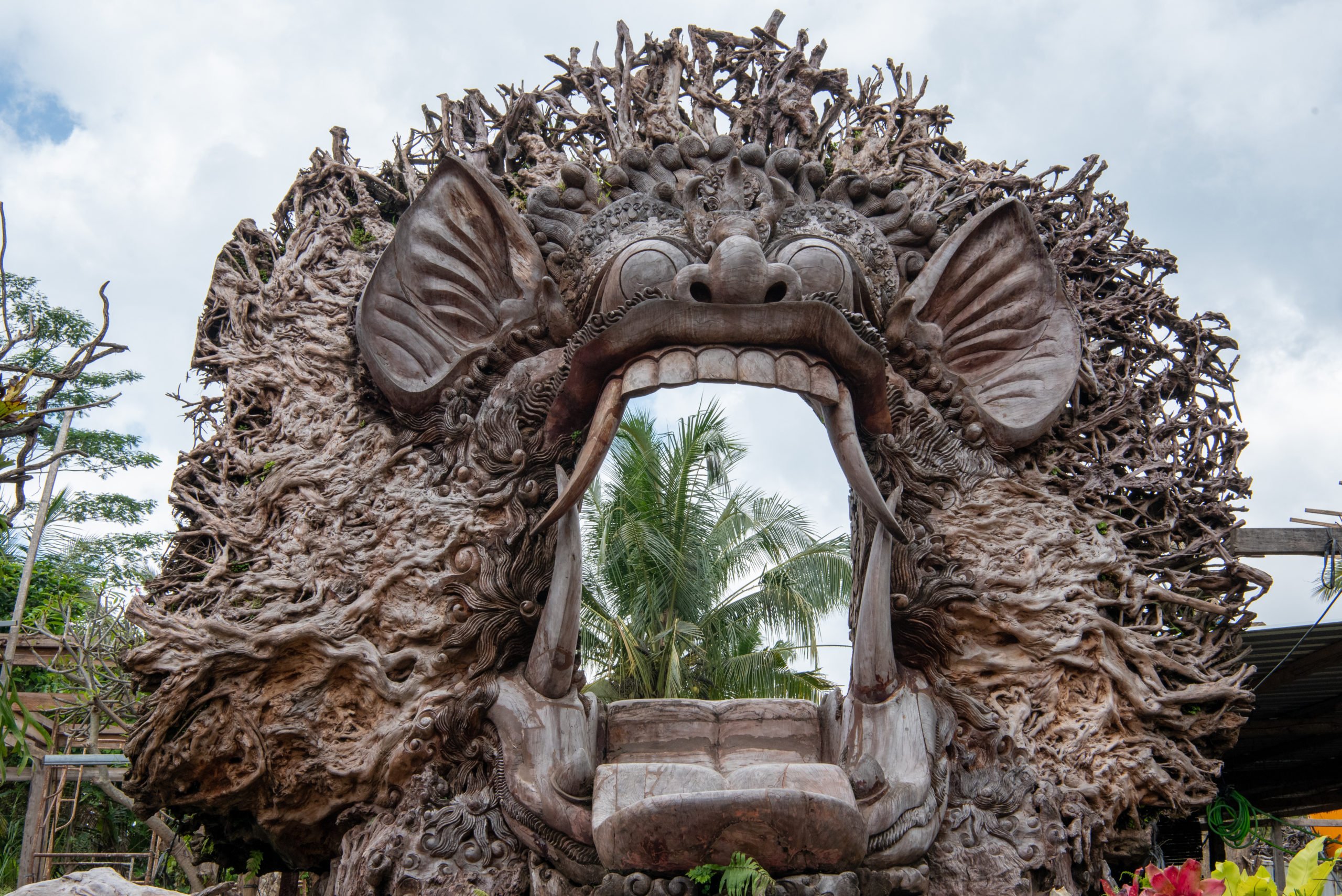 Authentic Travel: Intimate Encounters with Distant Cultures