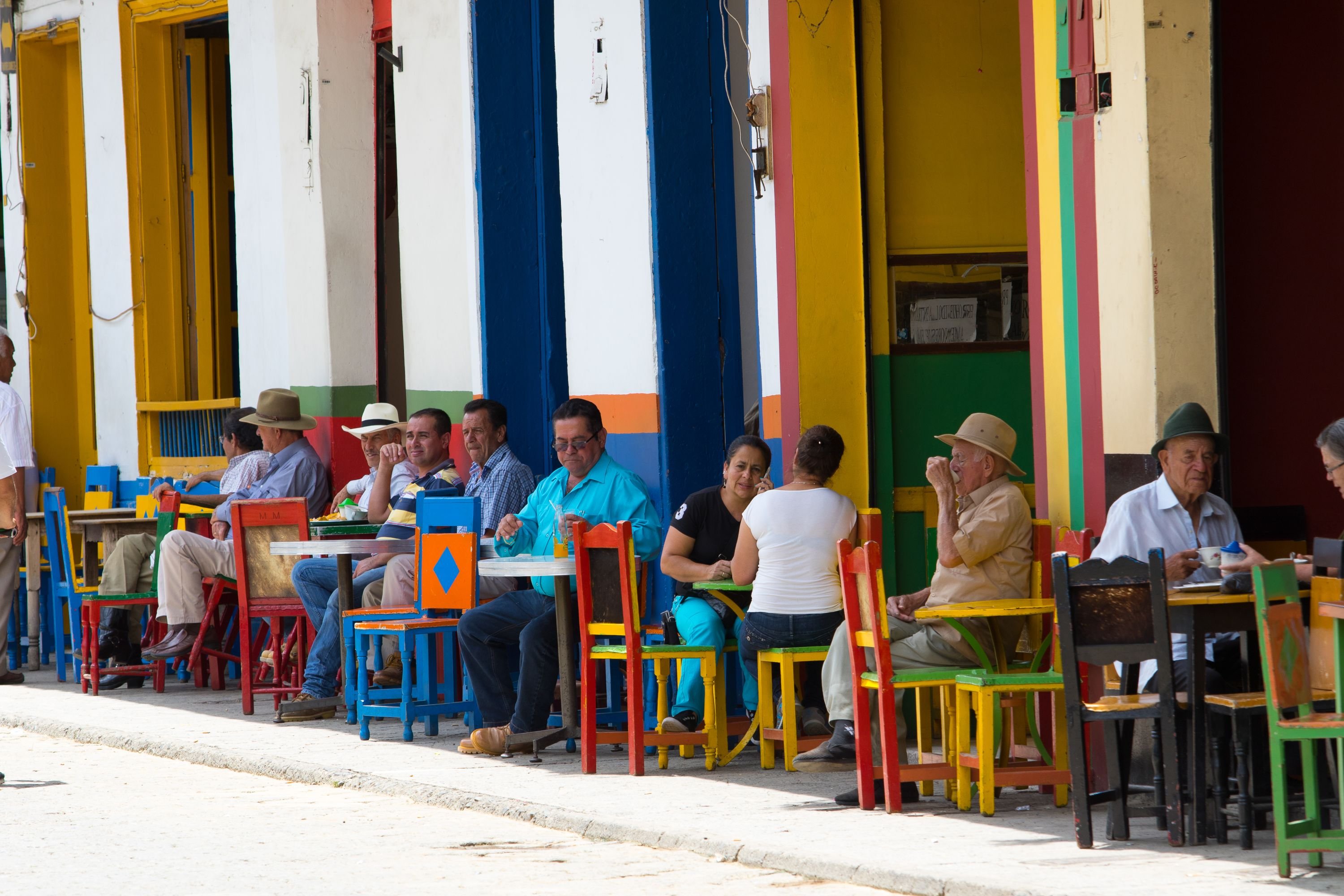 What Are Cultural Norms for Colombia Tours?